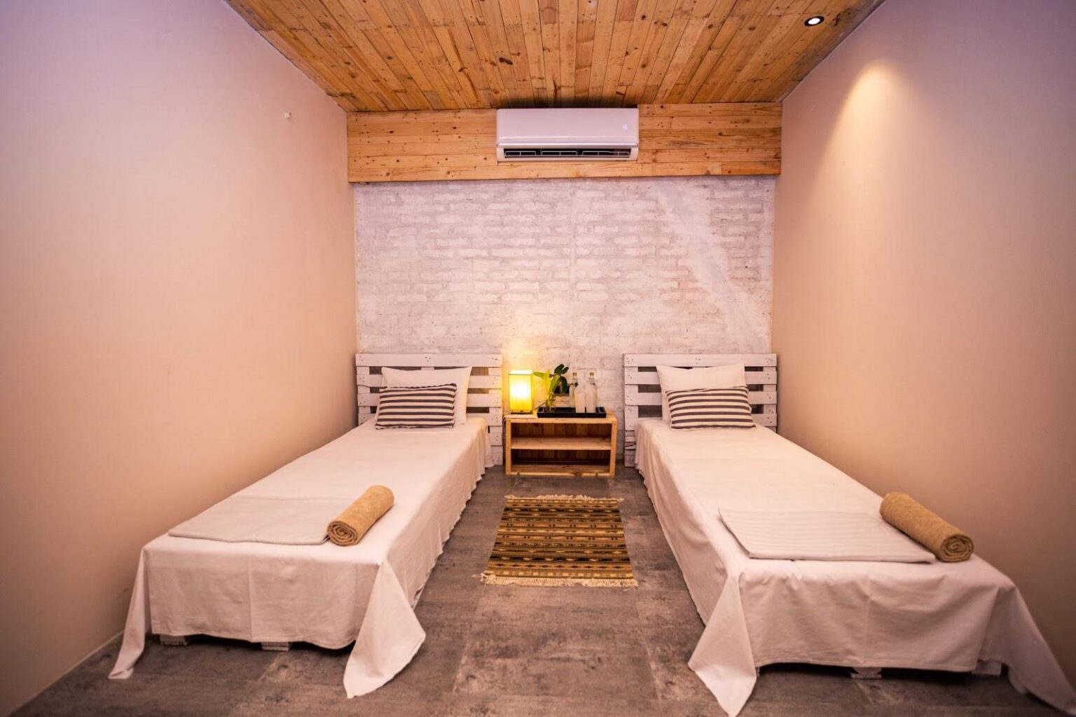 Private Room | BASECAMP